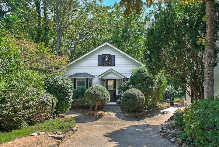 Pet-friendly Cottage With Patio | Walk To Downtown - Tryon, NC