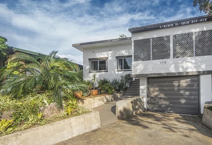 The Waratah Escape Nowra - Nowra