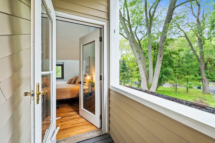 Manor Vacation Getaway- Naval-pool Table-grill - Zion, IL