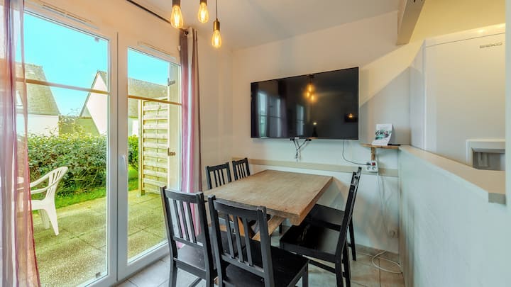 Maison 4 Pers Dans Residence Avec Piscine - Plomodiern