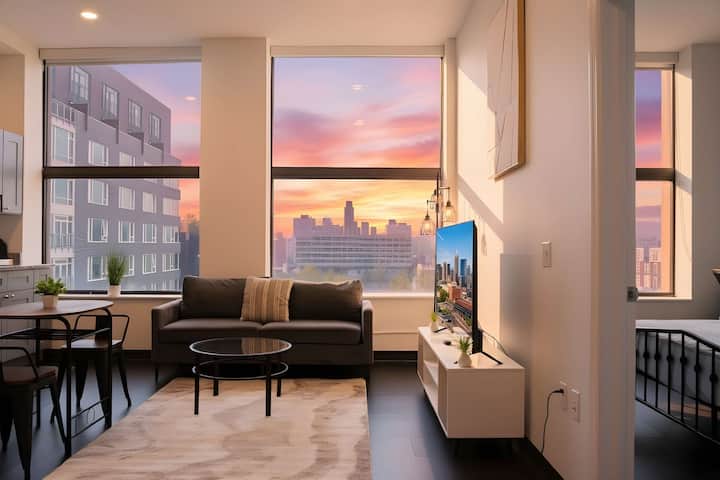 Golden Bridge View 1bd Suite In Prime Downtown Pgh - Pittsburgh, PA