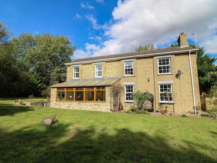 Larkspur Cottage - Sutton on Sea