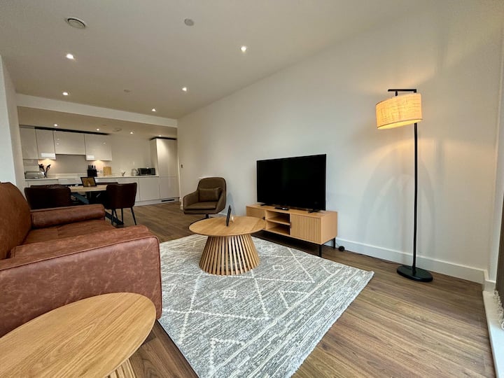 Luxury 2 Bed Apt Nr Ascot & Windsor - Bracknell