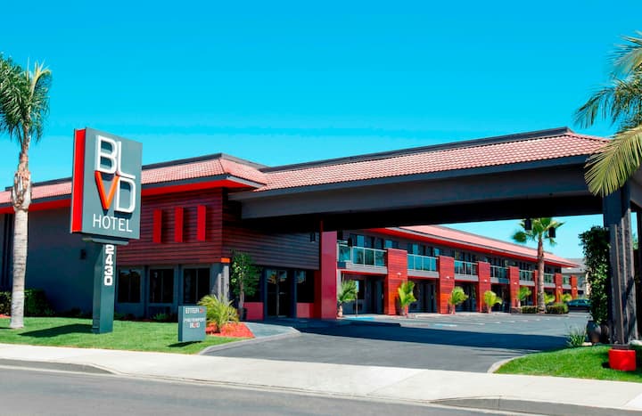 Non-smoking King Bed - Newport Beach, CA