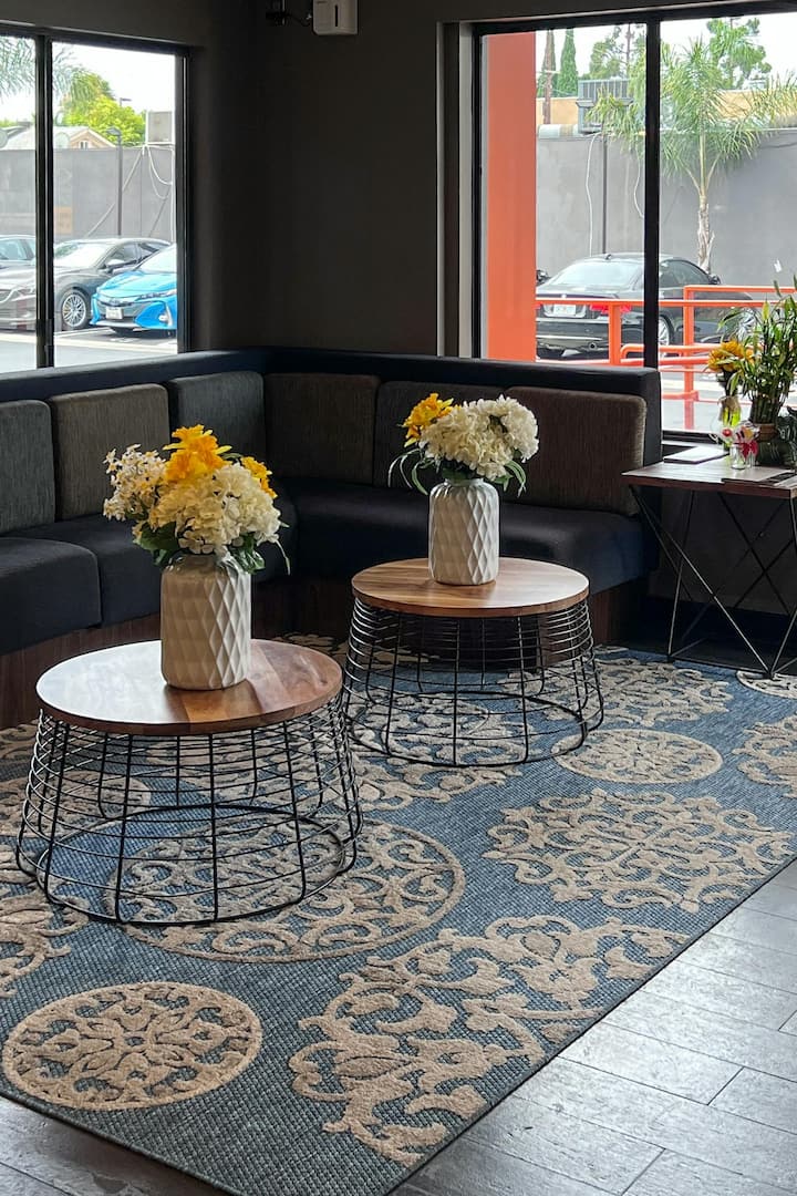 Non-smoking 2 Queen Beds - Costa Mesa, CA