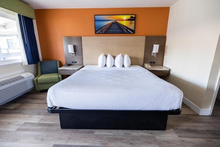 Days Inn Monterey | 1 King Bed | Seaside Access - Monterey, CA