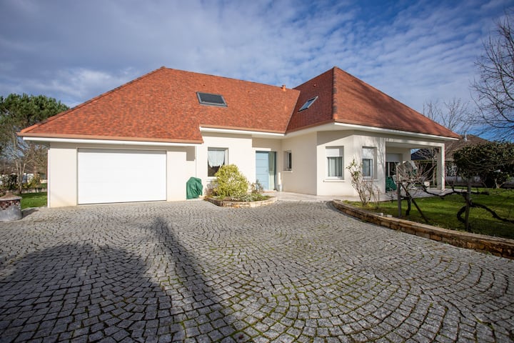 Chambre D'hotes à Laroin - Lescar