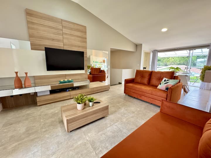 Sobrado Triplex Luxo - 4 Quartos Perto Da Pedreira - 쿠리티바