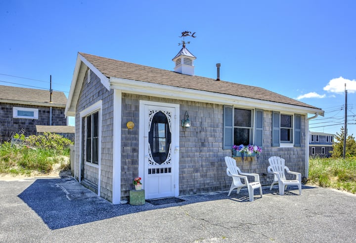 Cozy Cape Guest Cottagesteps To Oceanfront Bay - Sandwich, MA