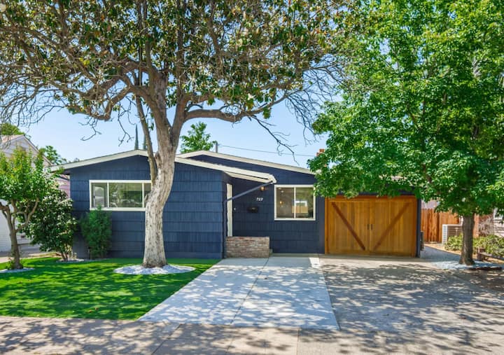 Main Street Retreat + Studio - Roseville, CA