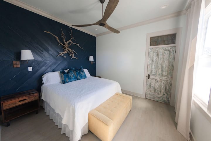 Sunflower Cottage Downtown - Pensacola, FL