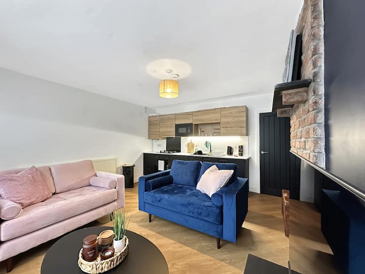 2-bed Ground-floor Oakworth Flat With Free Parking - Keighley