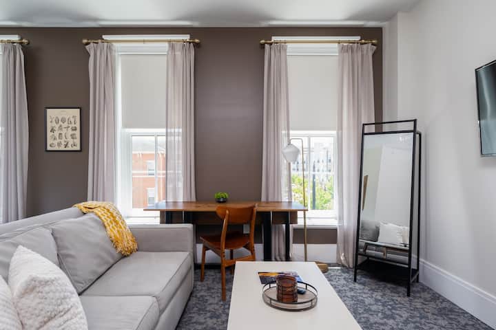 Boutique Louisville Stay Near Bourbon Row - Louisville, KY