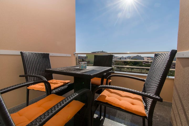 Appartement Milenko (121621-a3) - Vodice, Horvátország