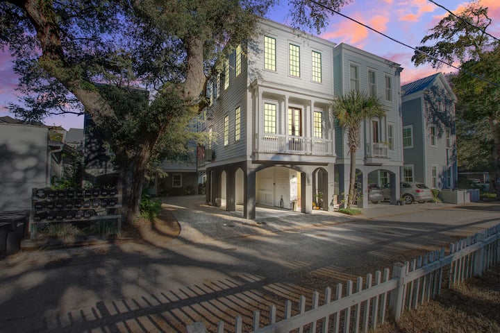 Colb's Castle - Mt Pleasant, Sc - Charleston, SC