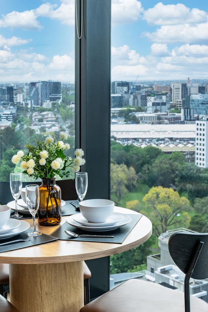 Cbd Stylish Family Suite | Park View + Heated Pool - Melbourne