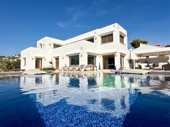 Luxury 5 Bedroom 4 Bath Villa With Private Pool - Moraira