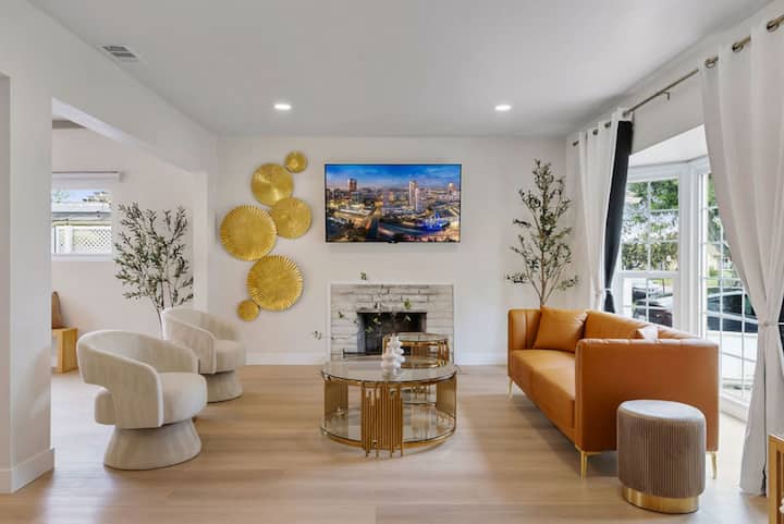 Cascade Cove| Heated Pool Spa | Billiards & Lounge - Long Beach, CA