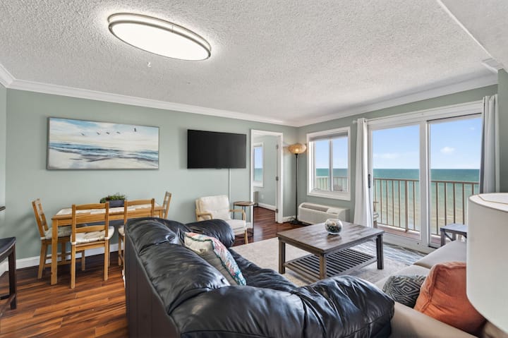 Oceanfront Beach Condo, Pool, Gym Fishing Surfing - Virginia Beach, VA