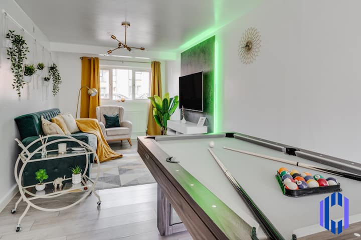 Massive 5br Near Etihad - Coop Live - Pool Table - Oldham