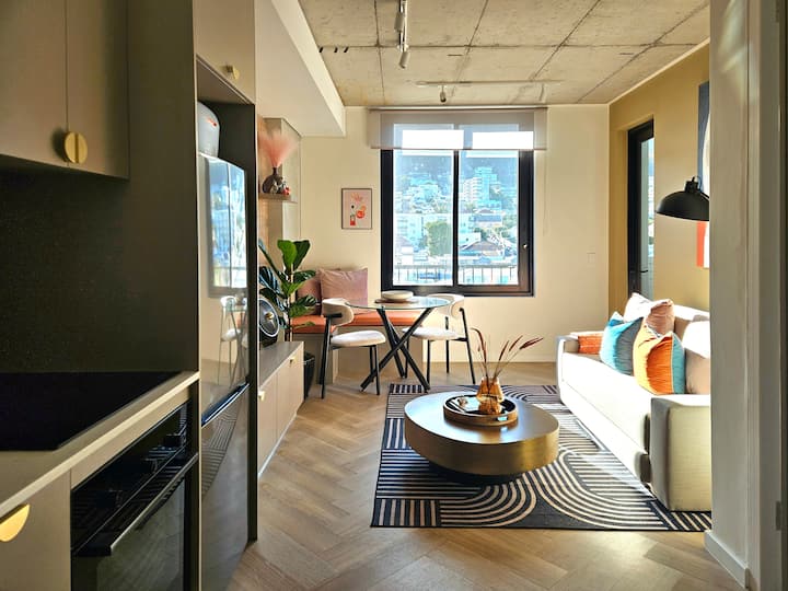 Lions Head And Table Mountain View One Bedroom Apt - Cape Town