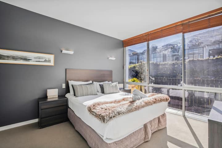 Lakeside Studio Suite, Pounamu Complex - Queenstown, New Zealand