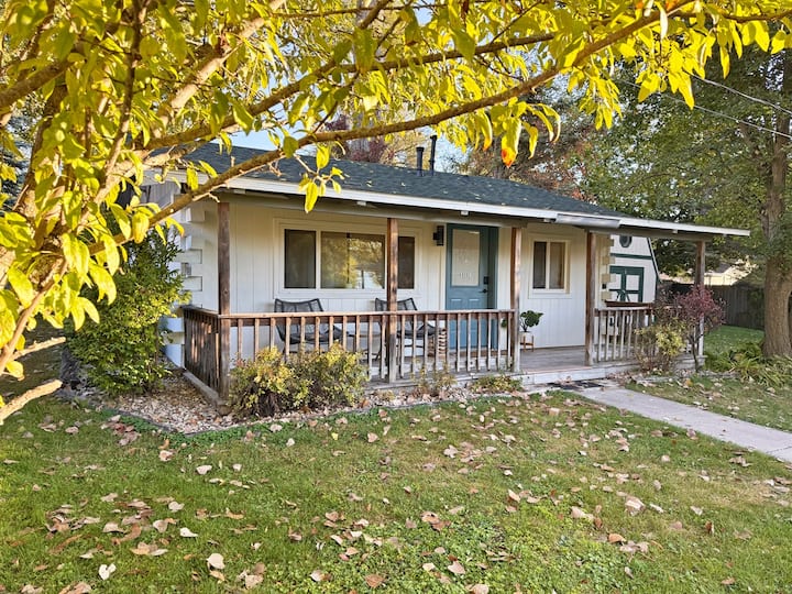 Tide Cabin, Lake Como, Coffee Bar - Sleeps 4 - Lake Geneva, WI