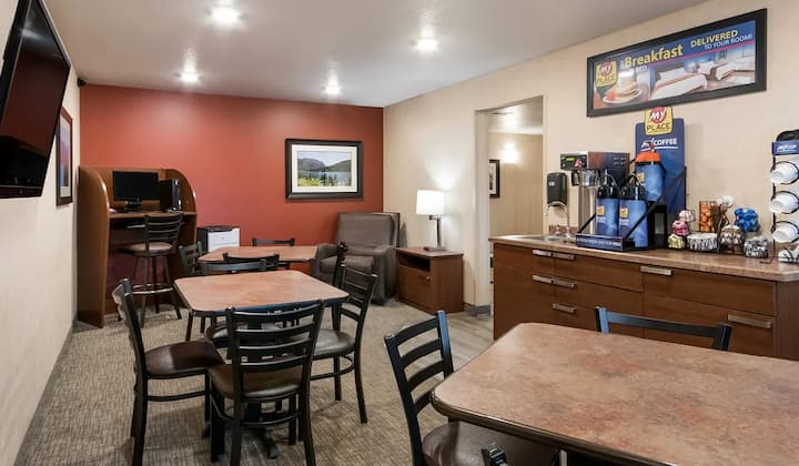 Charming Stay | Near Lake, Trails & Family Fun - Hastings, NE