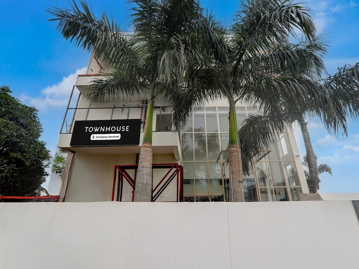 Collection Park Taramandal Krishna Inn - Gorakhpur