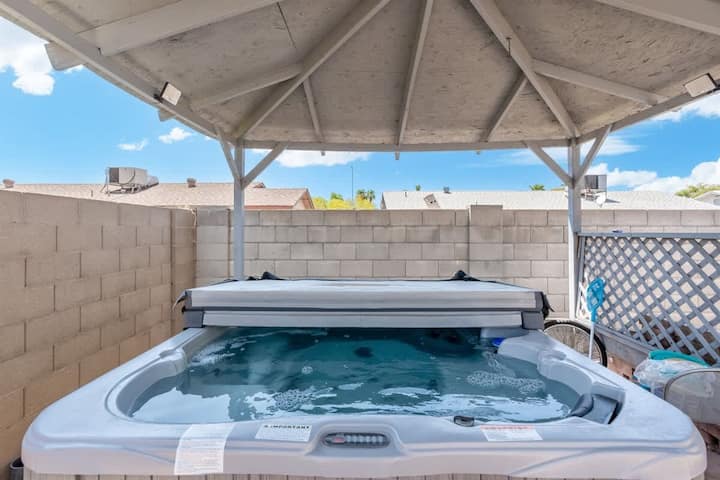 3 Bedroom | Outdoor Dining | Great Location - Chandler, AZ