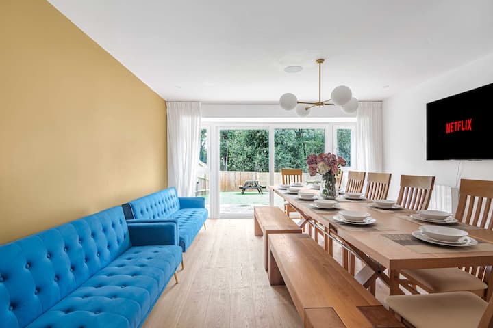 The Roost Group - 5 Bed House Hot Tub & Pool Table - Hastings, UK