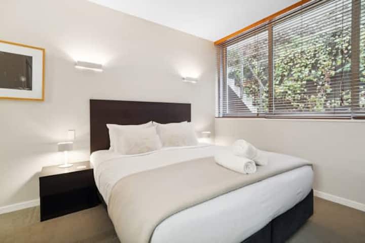 Lakeside Studio- Pounamu Complex - Queenstown, New Zealand