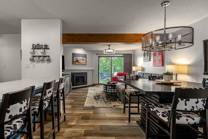 Hot Tubs And Pool -Looping Shuttle- Cozy Fireplace - Steamboat Springs, CO