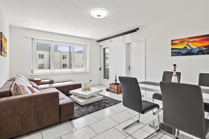 3 Bedrooms | Balcony | 6 Guests | Parking - Winterthur