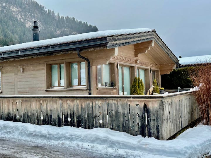 Cozy Scenic Family Chalet Gstaad & Glacier 3000 - Les Diablerets