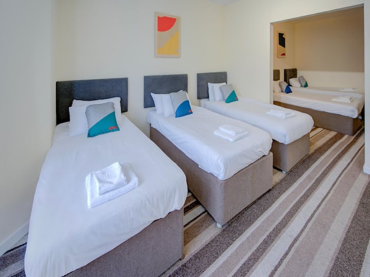 Famille Supérieure De 5 Chambres - Cardiff