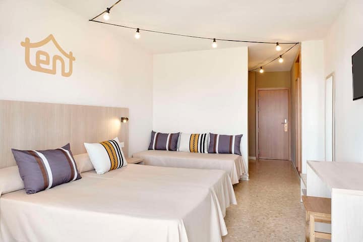 Triple Room & Unlimited Brunch - Tent Torremolinos - Torremolinos
