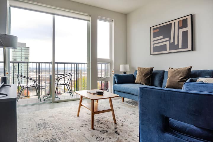 Blueground | New Tacoma, Balcony, Nr Union Station - Tacoma, WA