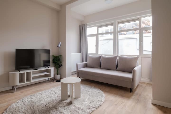Modern & Comfortable 1-bedroom Flat - Rotterdam