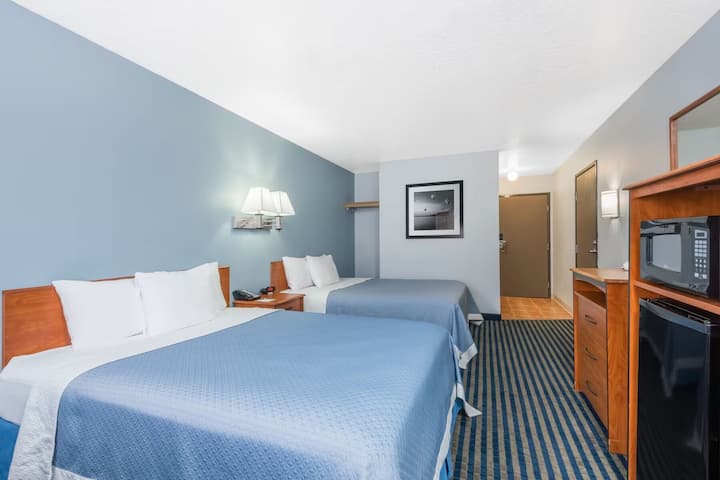 2 Queen Beds | Days Inn By Wyndham Las Vegas - Las Vegas, NM