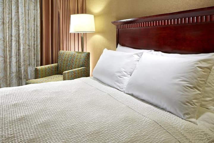 3 Units | Anaheim Getaway W/ Pool & Gym Access - Anaheim, CA
