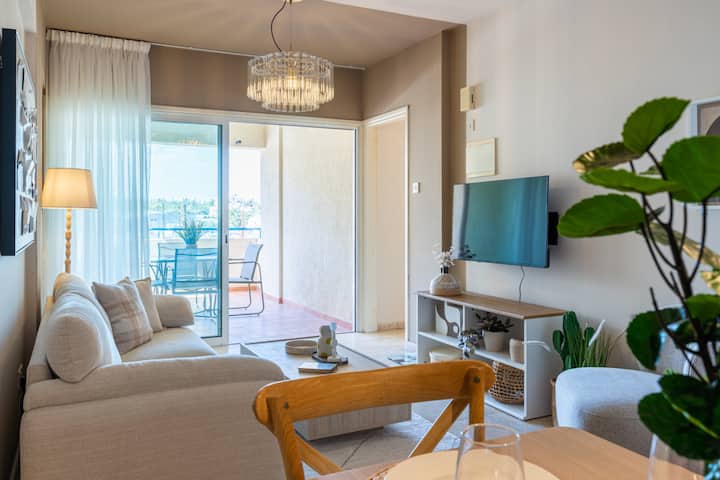 Calina - Sleek 3br Apt W Pool & Balcony - Larnaca