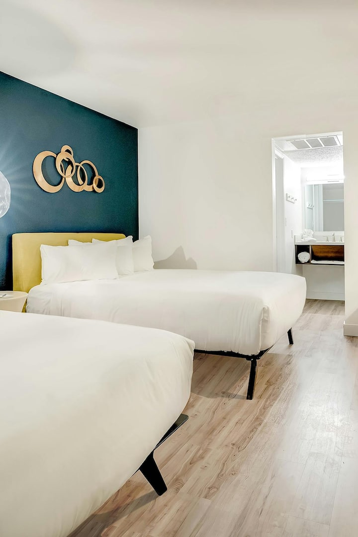 Double Queen Room Near The Fremont St. Experience - Las Vegas, NV