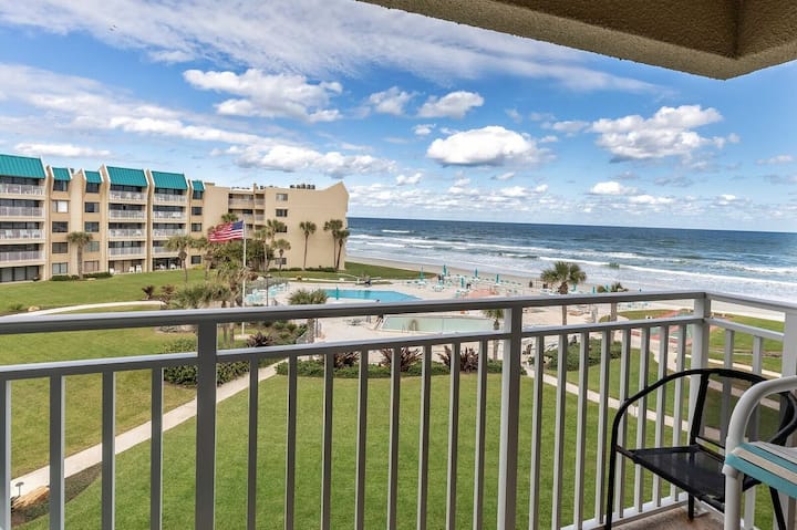 Peaceful Oceanview Condo + No-drive Beach Bliss - New Smyrna Beach, FL