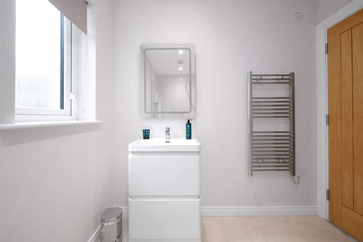 Cherry Lodge By Escape Ordinary - Tranquil Retreat - Portrush