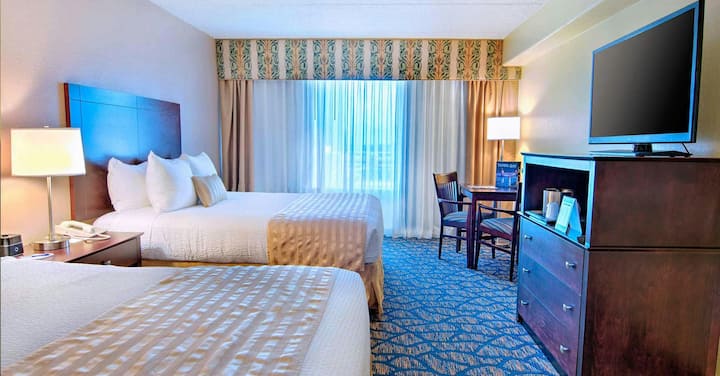 Minutes From Sports Venues & Entertainment - Tampa, FL