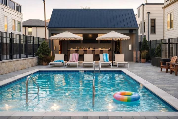 Family Escape | Pool, Sauna & Epic Bunk Room - Nashville, TN