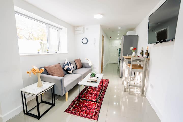 New 2br Ground Floor- Private Garden & Fast Wifi - Cardiff