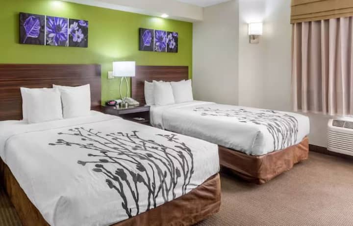 Convenient Space Near Tampa Telecom Park - Tampa, FL