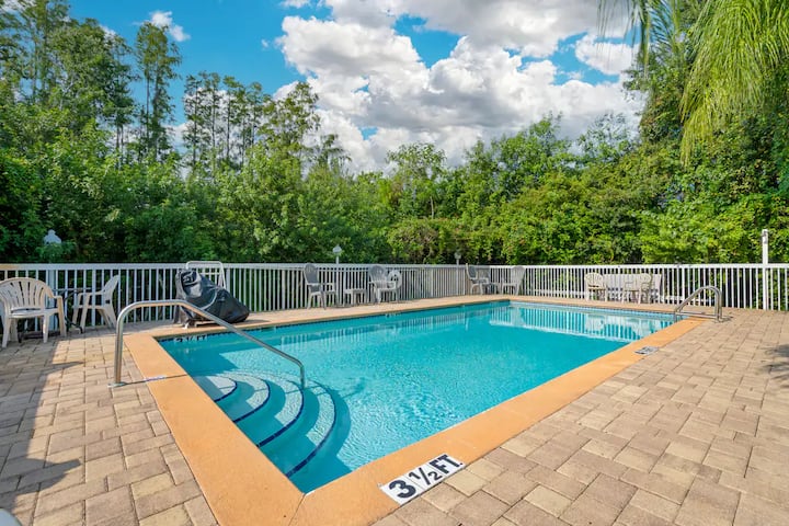 Relaxation Awaits Just Steps From Adventure Island - Tampa, FL